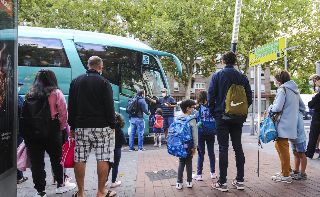 Educación y las empresas alcanzan un acuerdo que garantiza hoy el transporte escolar en la red ...